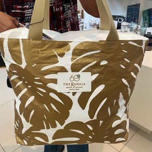 ALOHA Collection | Bags | Aloha Collection Day Tripper | Poshmark